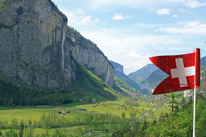 Saving Tips on Cruise Fares on Lakes Thun and Brienz in Switzerland