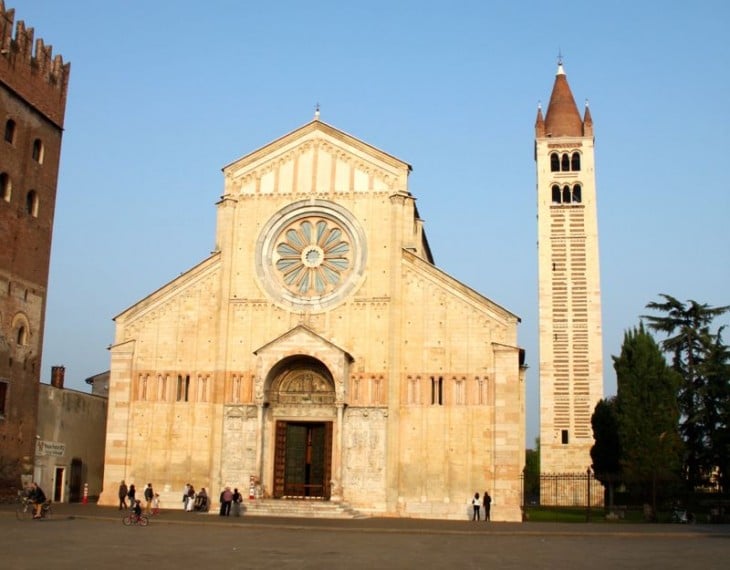 View the San Zeno Maggiore Romanesque Church in Verona, Italy