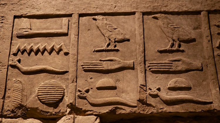 Visit the Neues Museum with Bust of Nefertiti in Berlin
