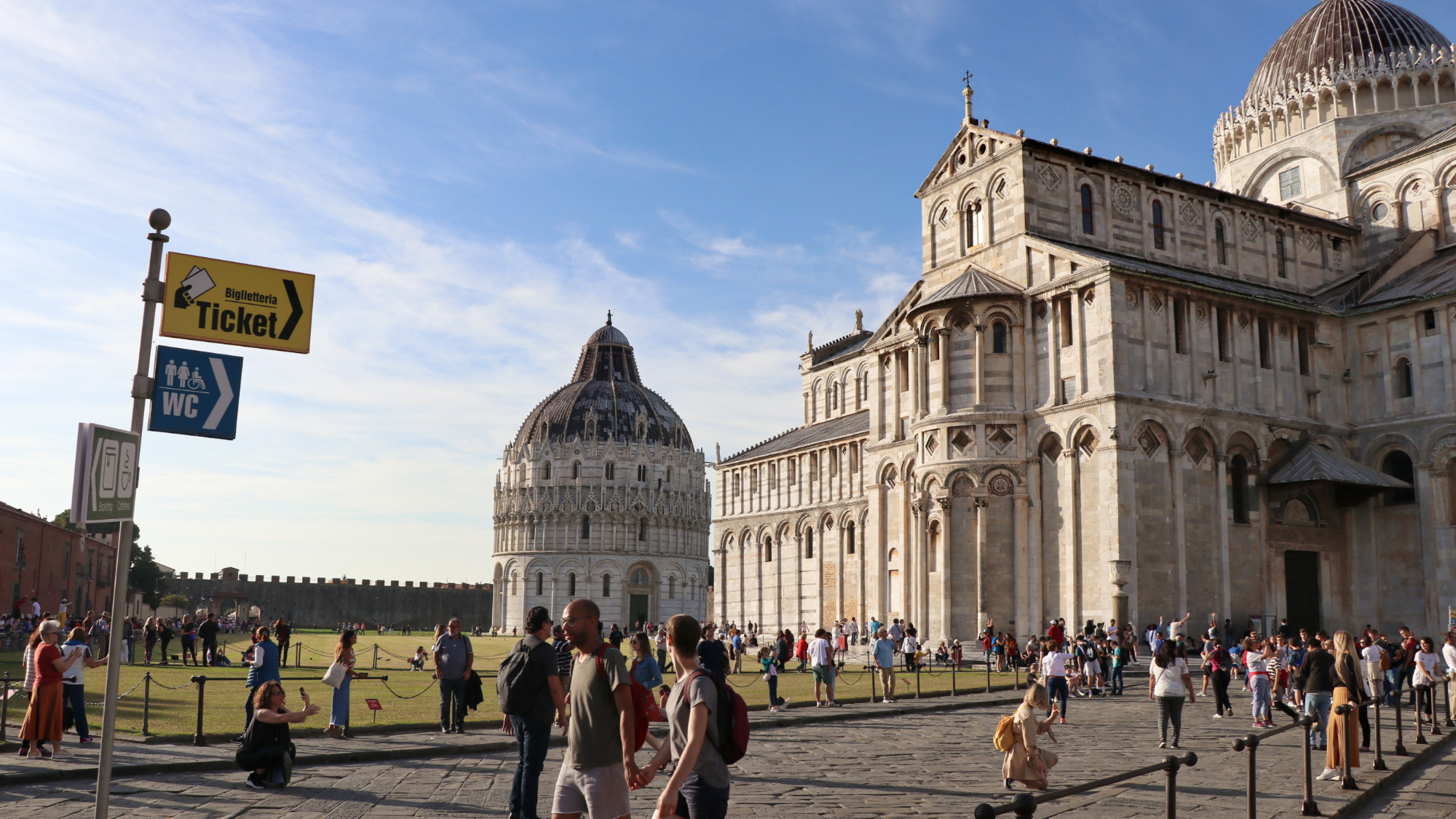 Public Transportation and Tours to the Leaning Tower of Pisa