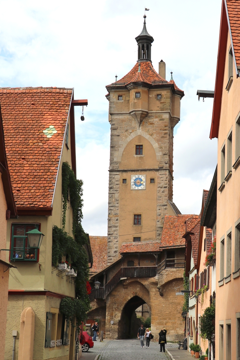 Walking on the Free Ramparts and Town Walls of Rothenburg ob der Tauber