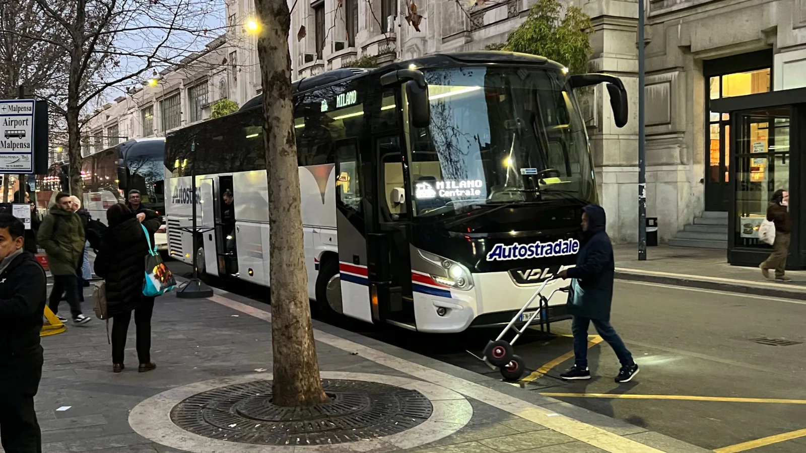 Cheapest Public Transportation from Milan Malpensa Airport (MXP) to Milano