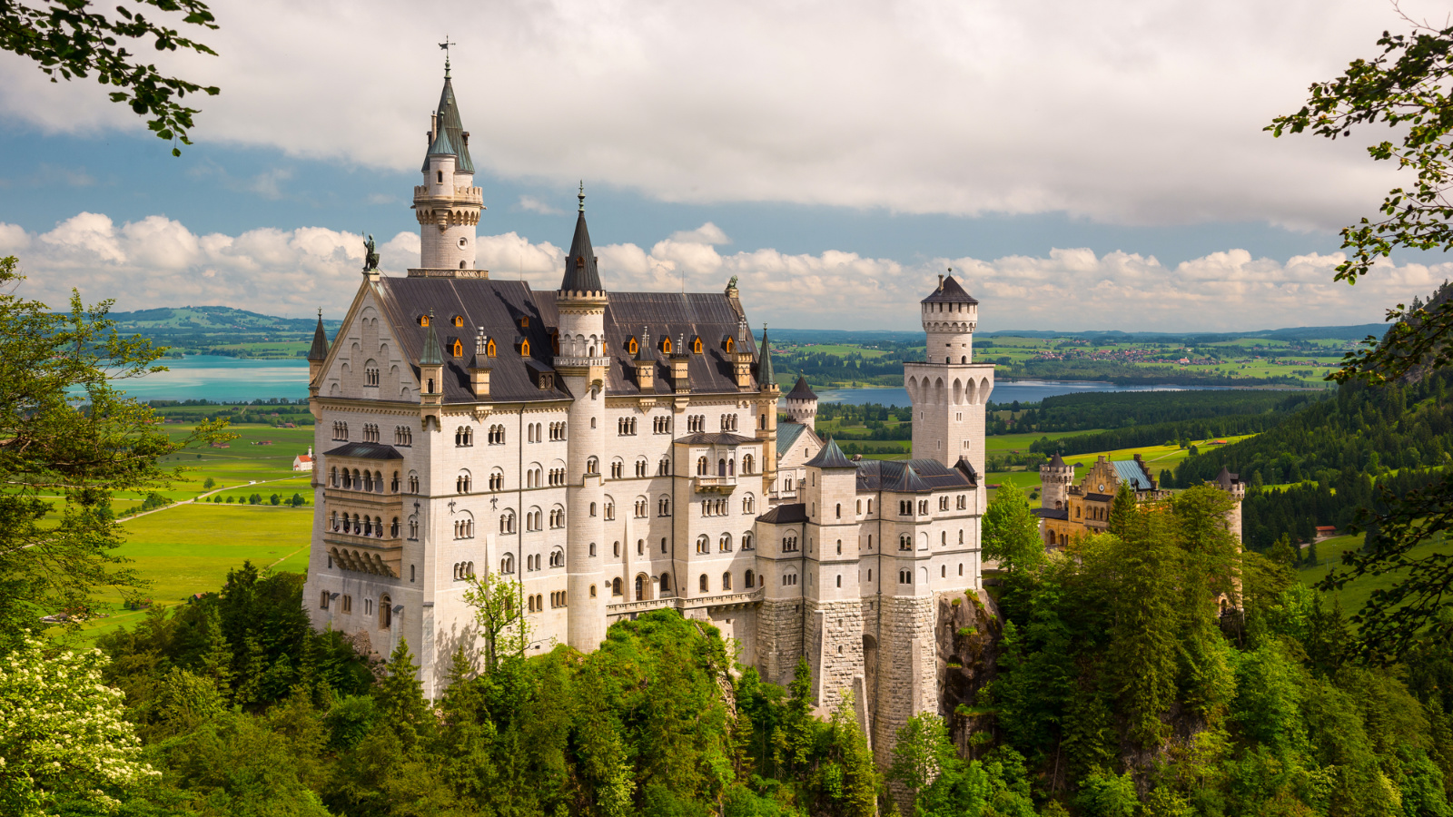 2024: Visit Mad King Ludwig's Fantasy Castles Near Munich in Germany